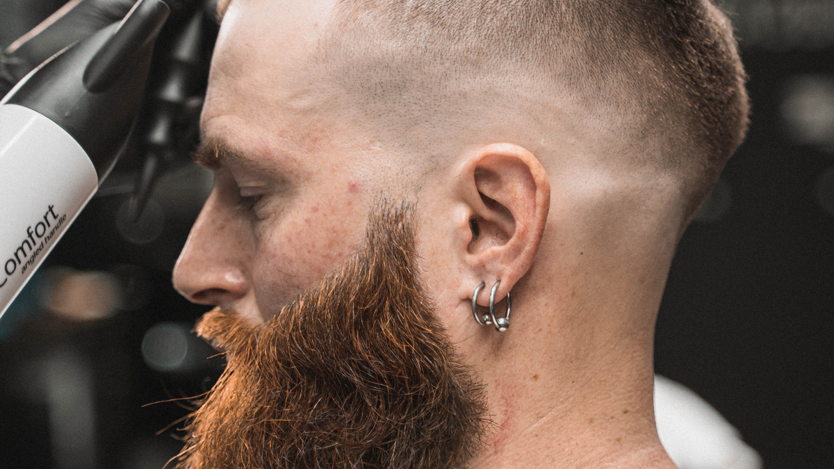 How to Grow and Maintain the Perfect Five O’Clock Shadow – Beard Guru ...