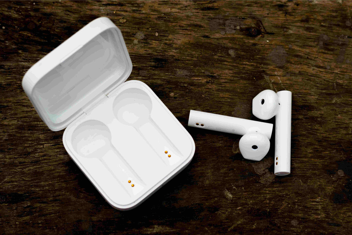 The Best Wireless Earbuds for Men: Music, Workouts, and More – Beard ...
